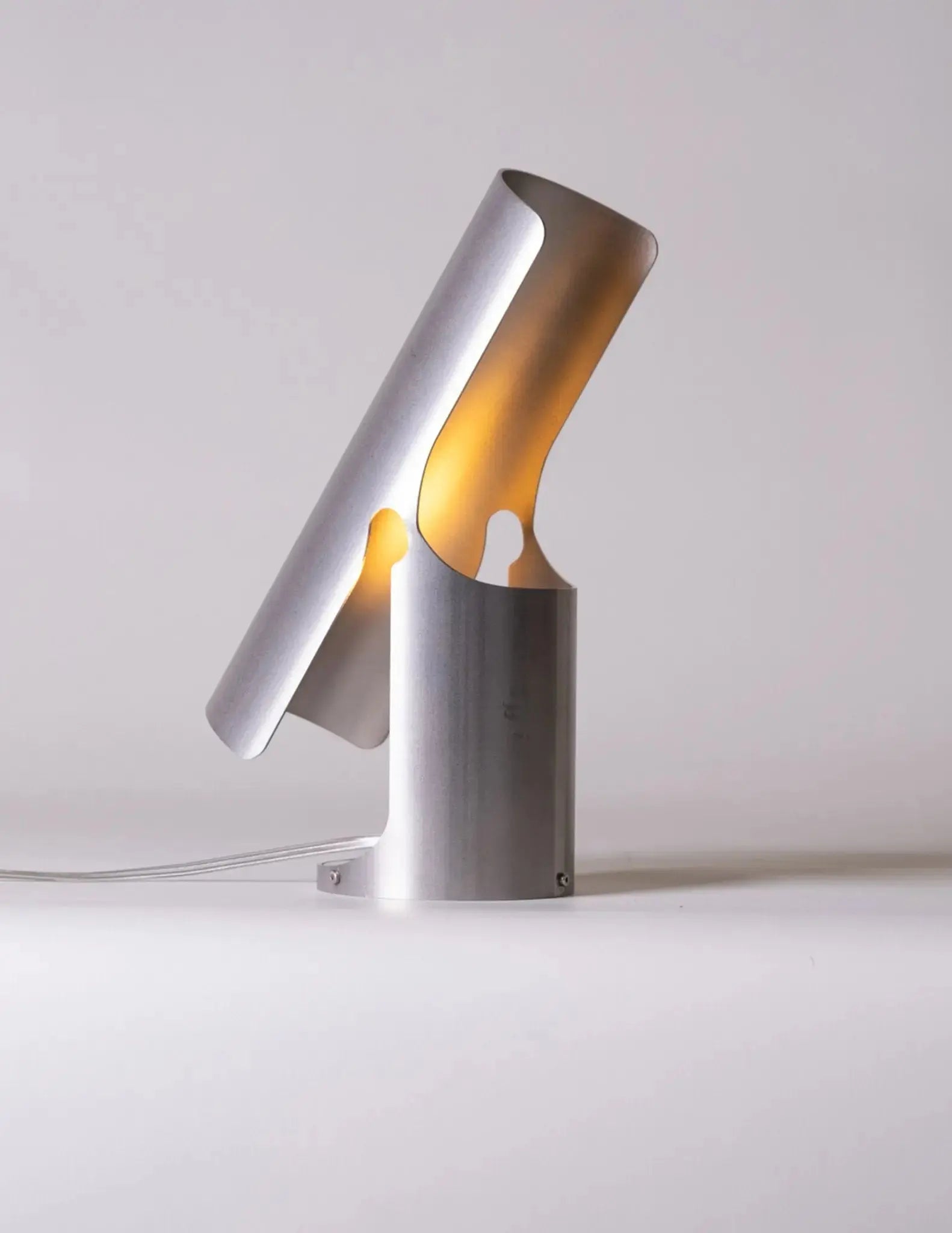 Tubular Table Light - Perlo